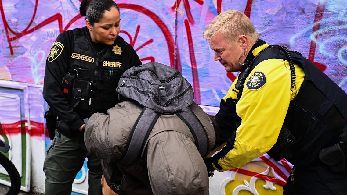 Oregon Recriminalizes Drugs — mitúTV